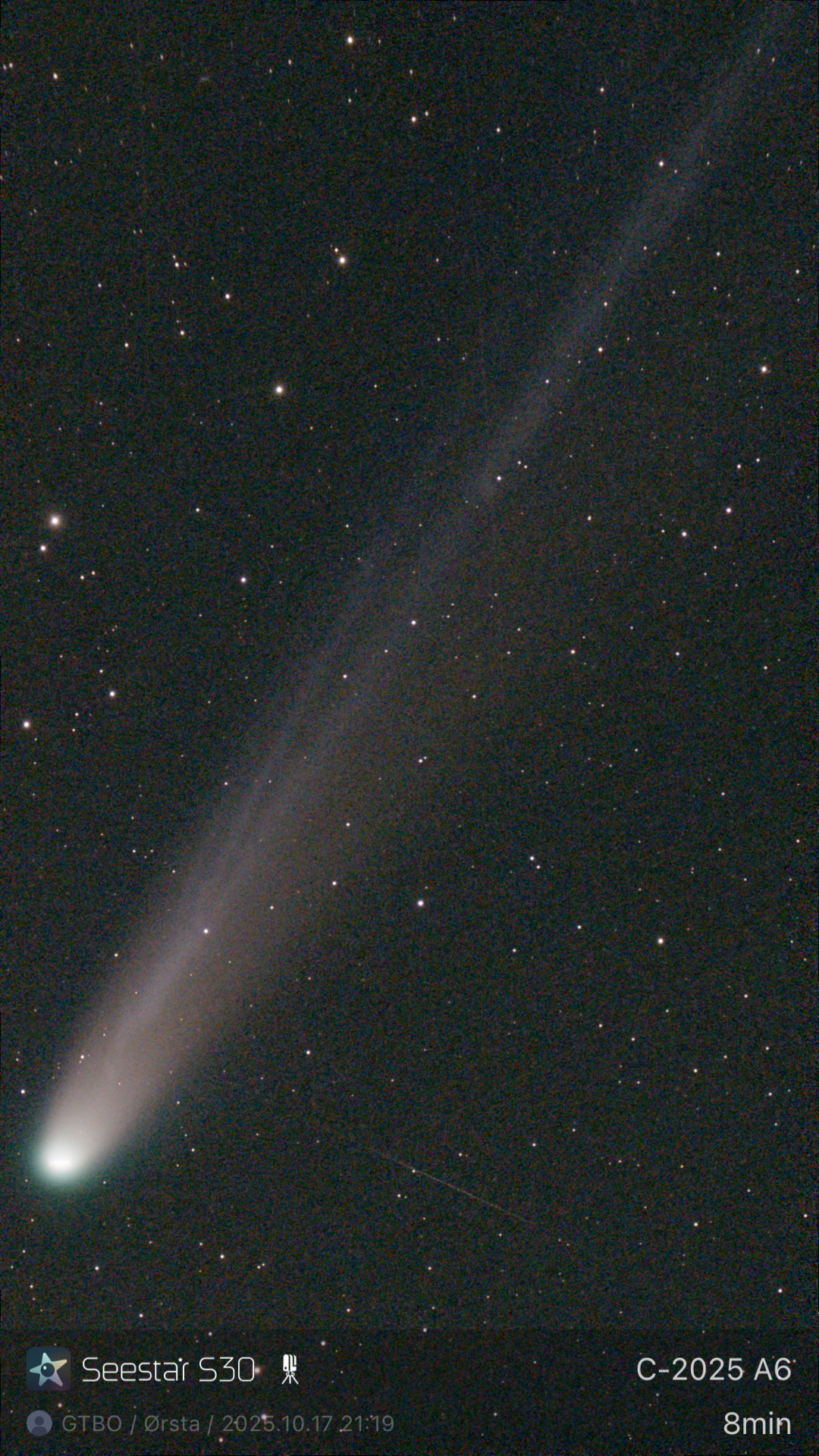 Comet C/2025 A6 Lemmon / Comet C/2025 R2 SWAN. October 17, 2025 ...